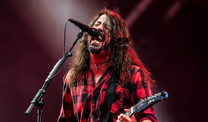 Dave Grohl Returns To The Stage - WEB IS JERICHO