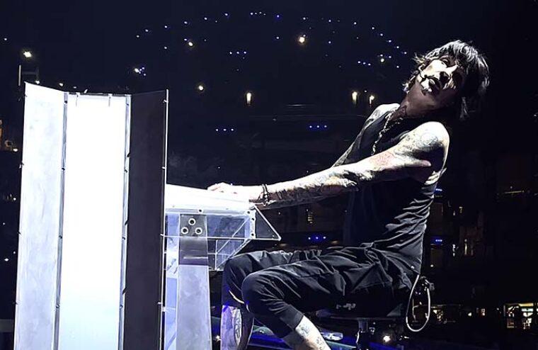 Mötley Crüe Drummer Tommy Lee Goes “NUTZ!!!!” In Latest NSFW Social ...