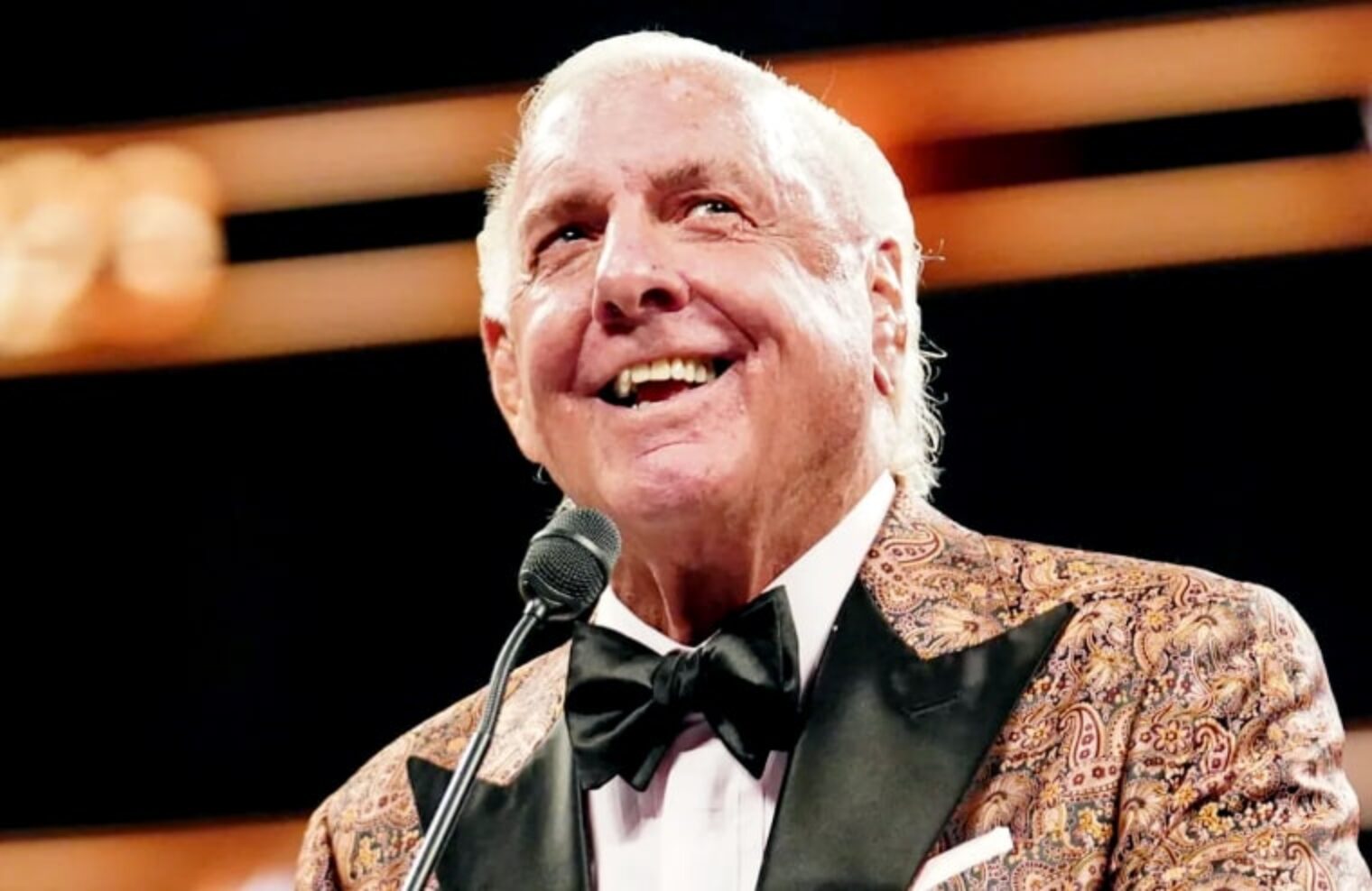 Video Of Ric Flair Giving Waitress A Very Generous Tip Goes Viral - WEB ...