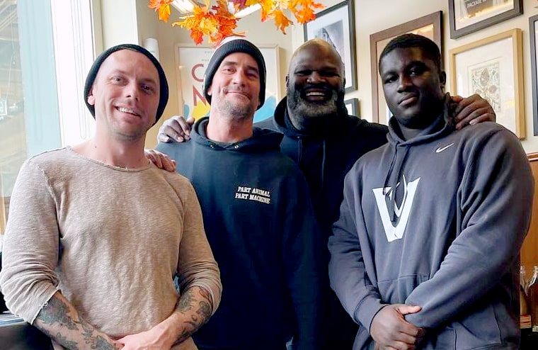 Mark Henry's Son Clarifies His Immediate Future Following WWE Signing ...