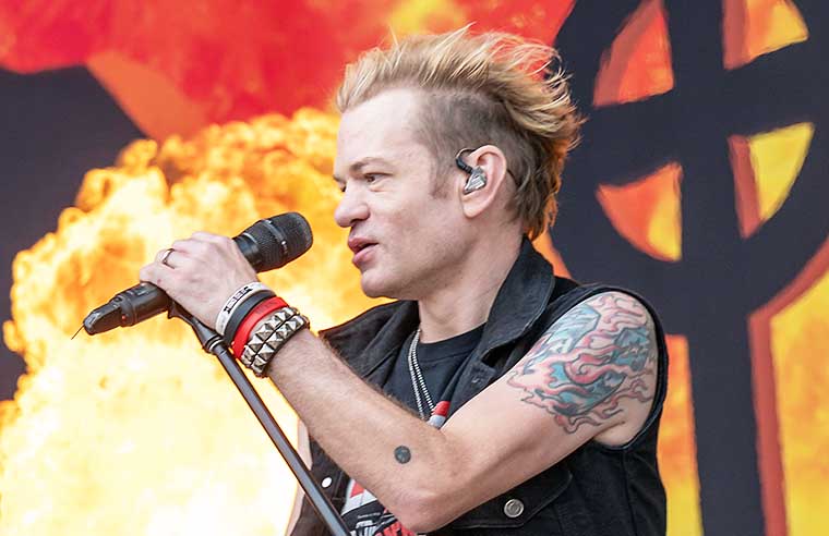 Sum 41 Singer Alleges Shocking Abuse At The Hands Of Former Manager ...