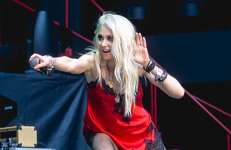 Pretty Reckless Singer Shares What Lessons She Learned From Touring ...