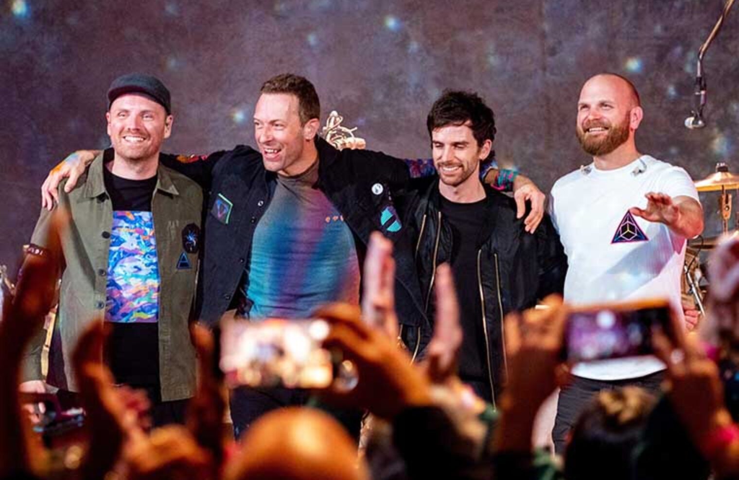Alleged Affair Exposed At Coldplay Concert (w/Video) – WEB IS JERICHO