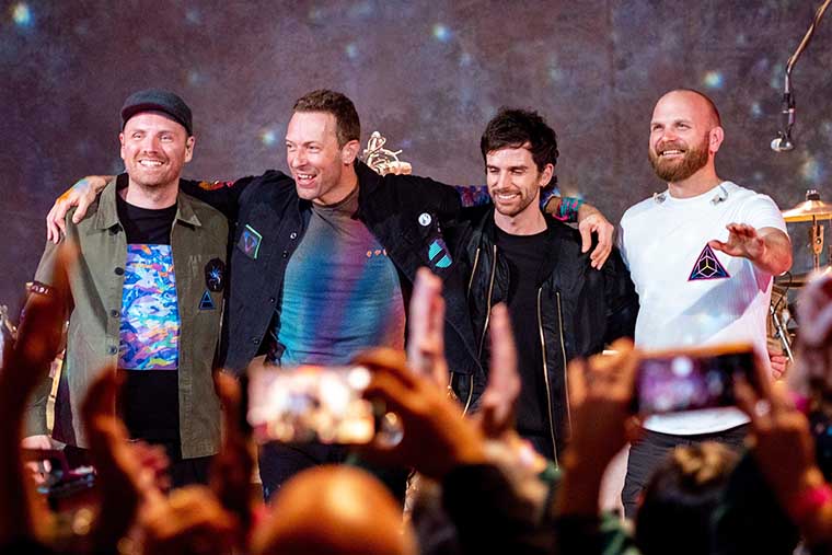 Alleged Affair Exposed At Coldplay Concert (w/Video) - WEB IS JERICHO