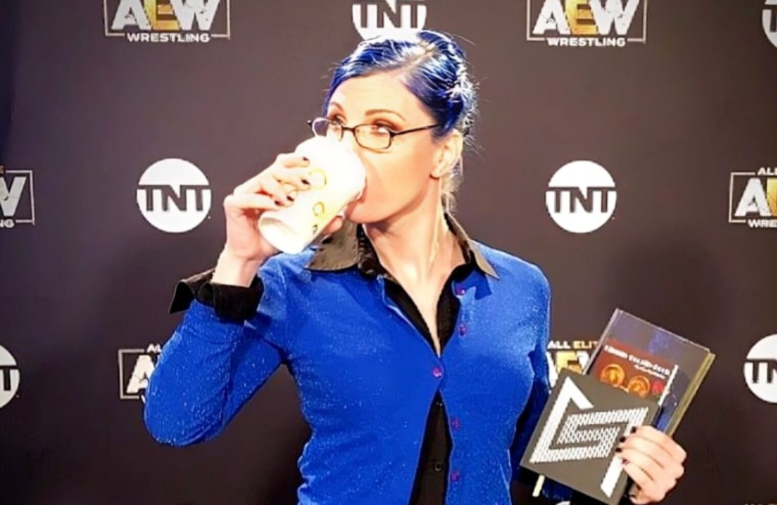Former AEW Talent Leva Bates Spreads Festive Cheer In Alluring New ...